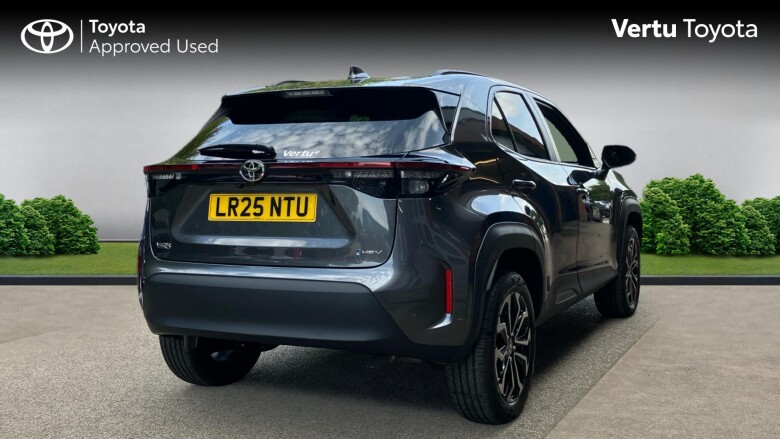 Used Toyota Yaris Cross 1.5 Hybrid Design 5dr CVT Hybrid Estate for Sale | Vertu Motors